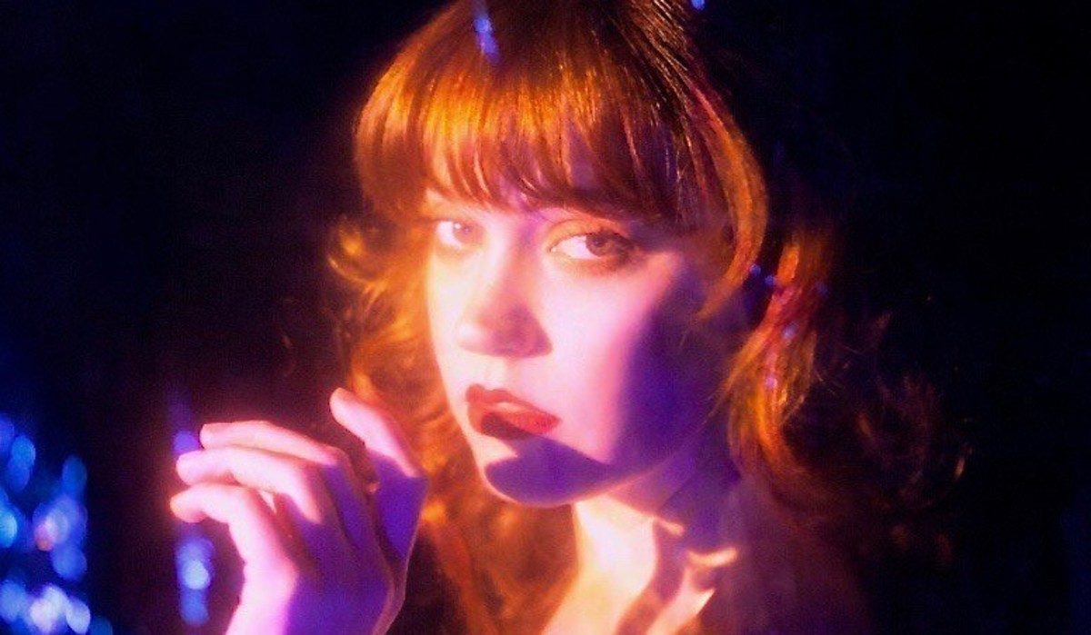 WBSS Media-LISTENFRESH: ANNA WISE drops new single, "WHAT'S UP WITH YOU".