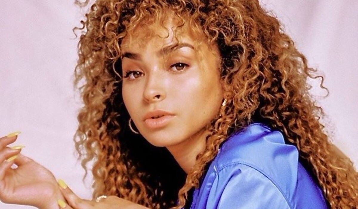 WBSS Media-STREAMSUNDAY: Singer-songwriter ELLA EYRE unleashes new four ...