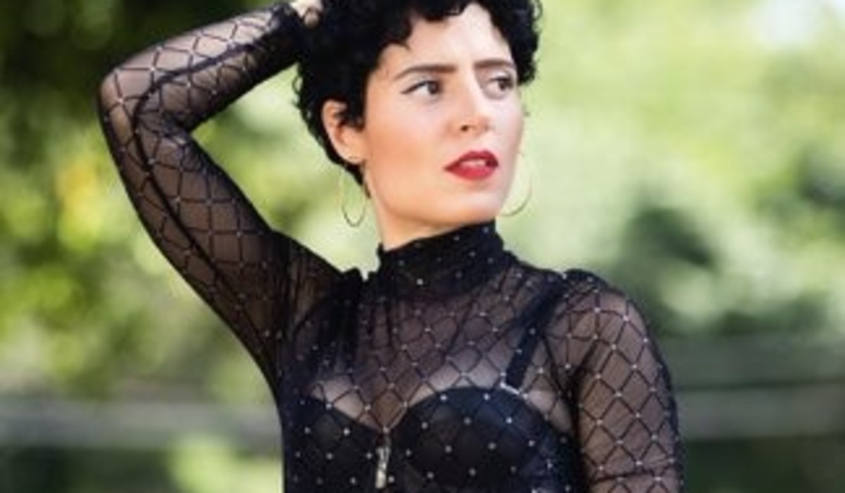 WBSS Media-STREAMFRESH: EMILY KING revisits & remixes her last EP & delivers a "CHANGE OF SCENERY".